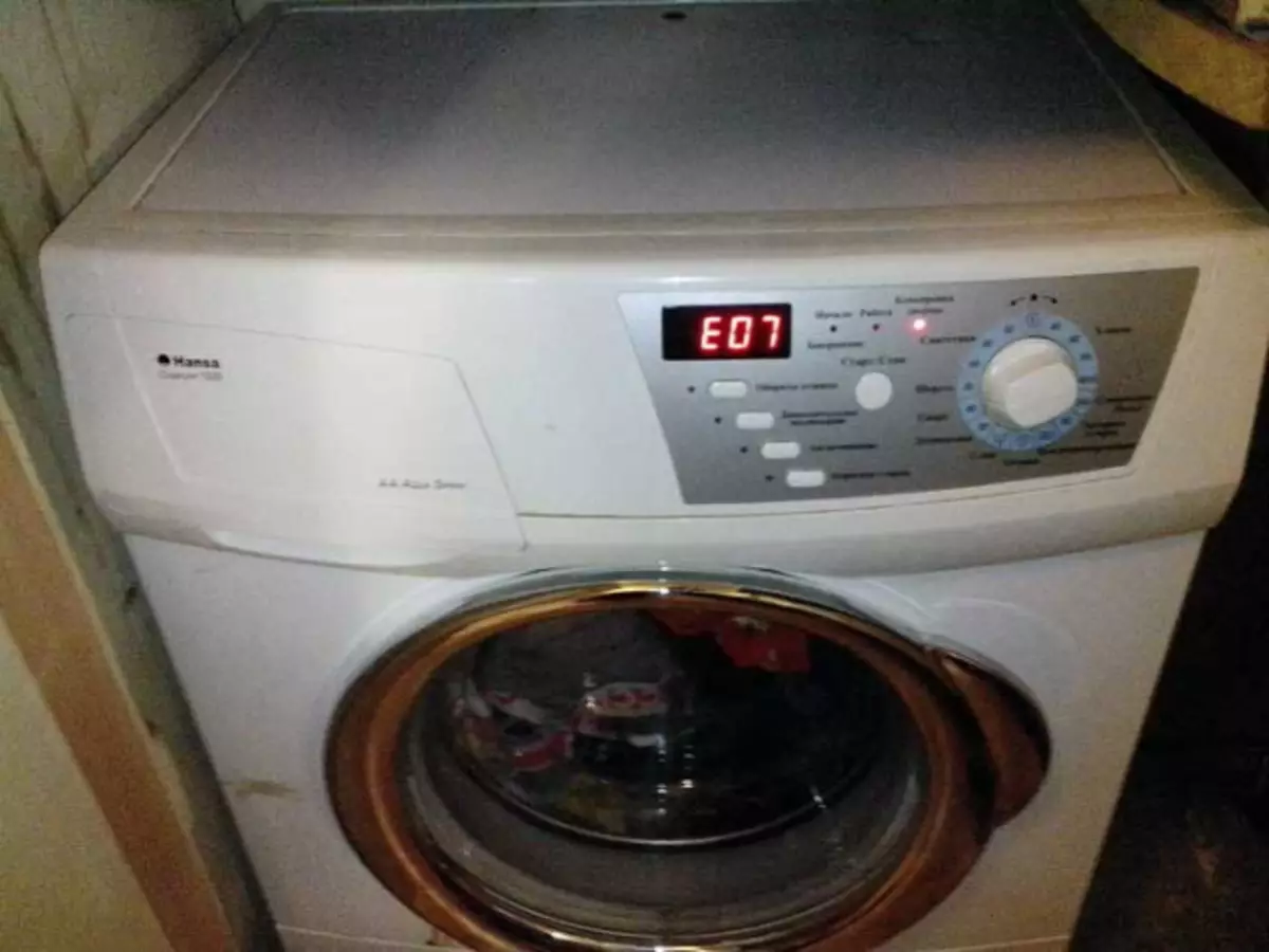 Ngalereskeun sareng mesin cuci leungeun anjeun sorangan