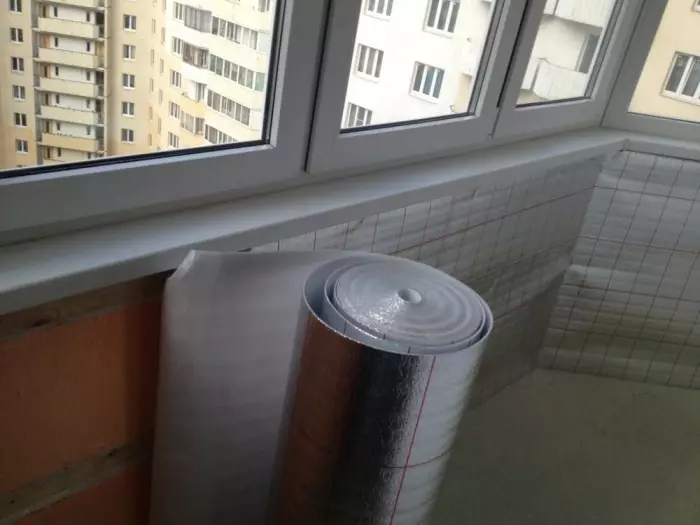 Ki jan yo izolasyon yon balkon ak pwòp men etap ou pa foto etap 3879_10