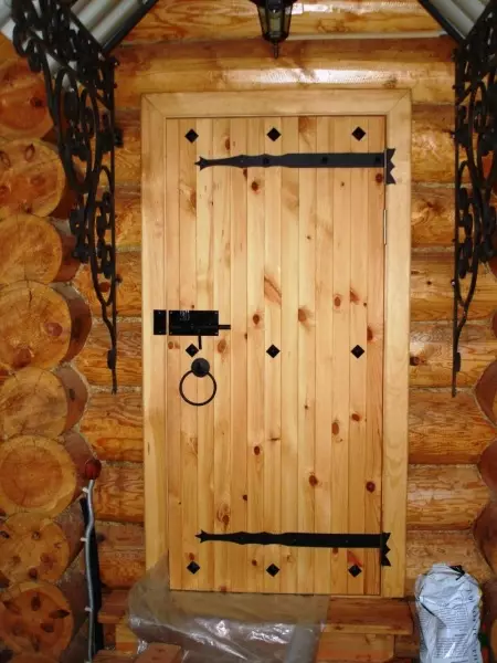 कॉटेज के लिए लकड़ी के दरवाजे 3957_4