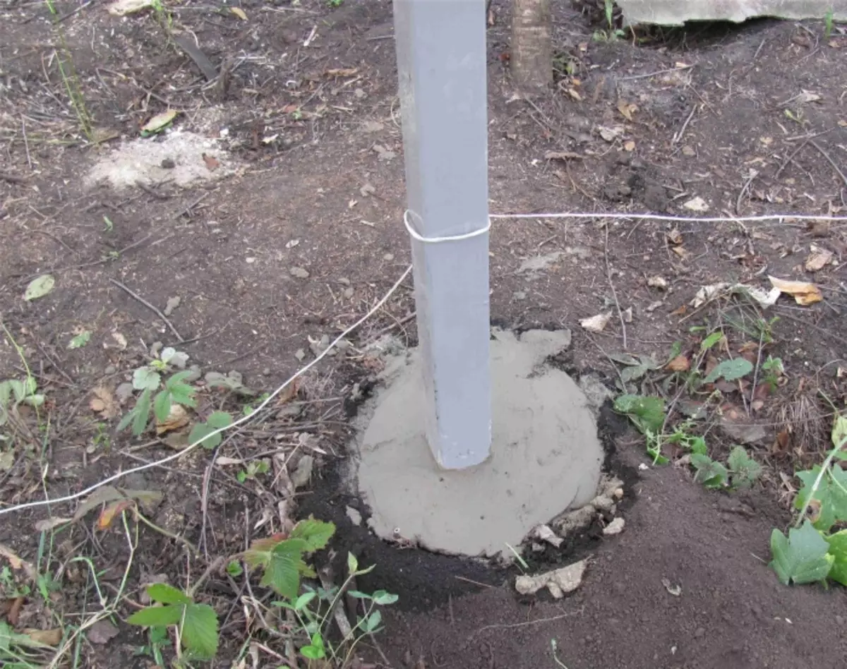 Jak betonować słupy do ogrodzenia 4071_9