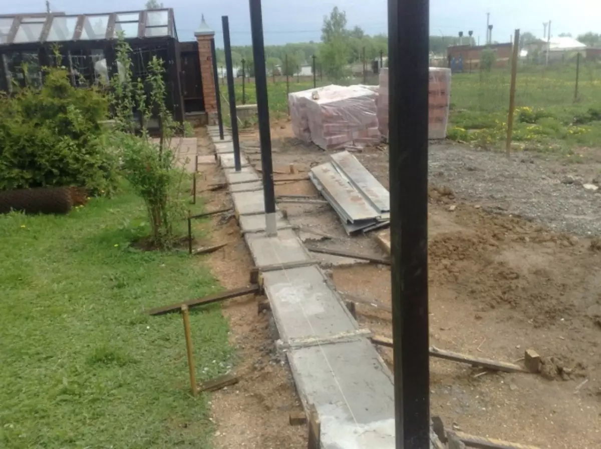 Helyoszlopok telepítése a kerítéshez 4072_8