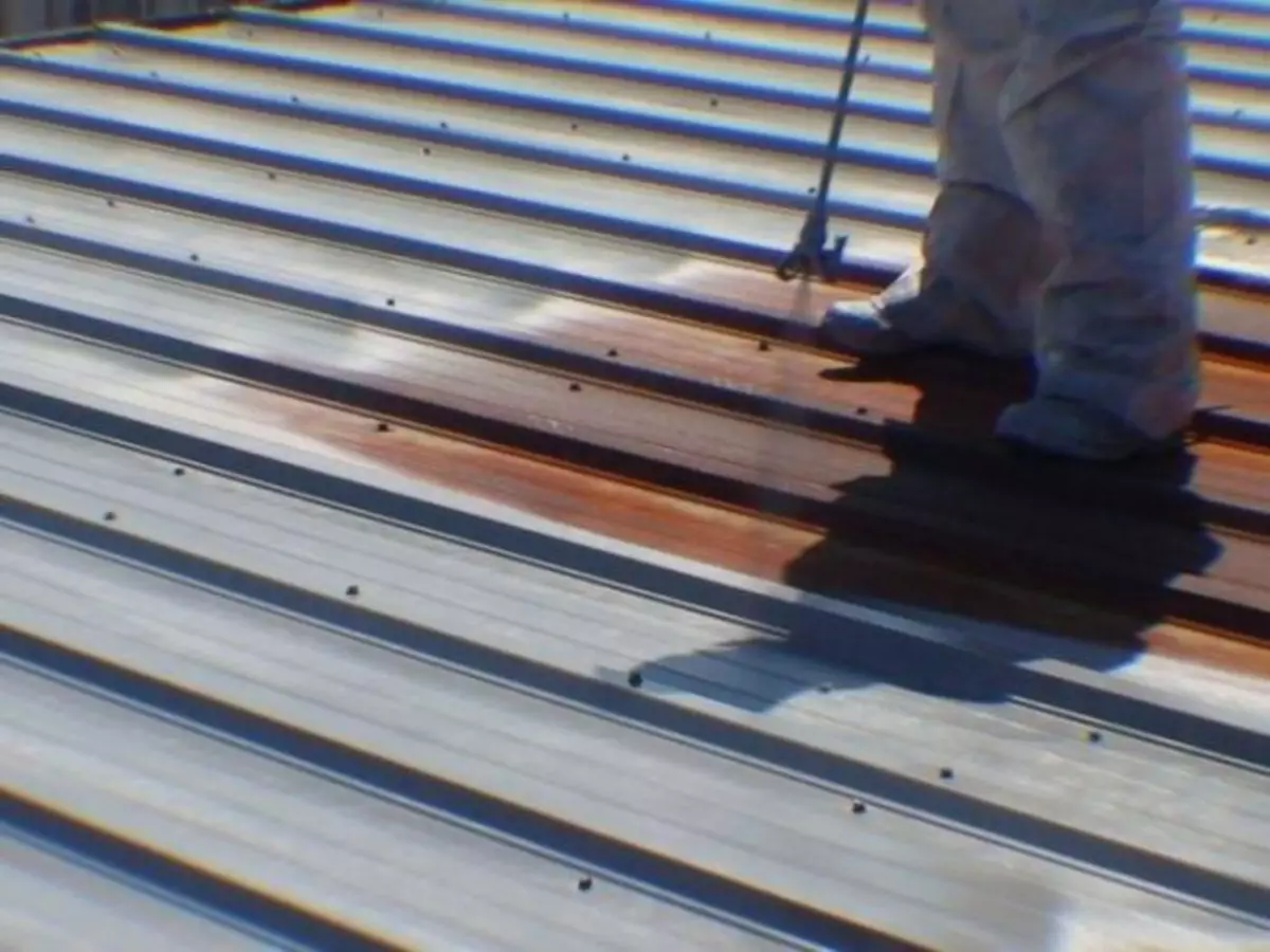 Hoe skilderje in galvanisearre dak