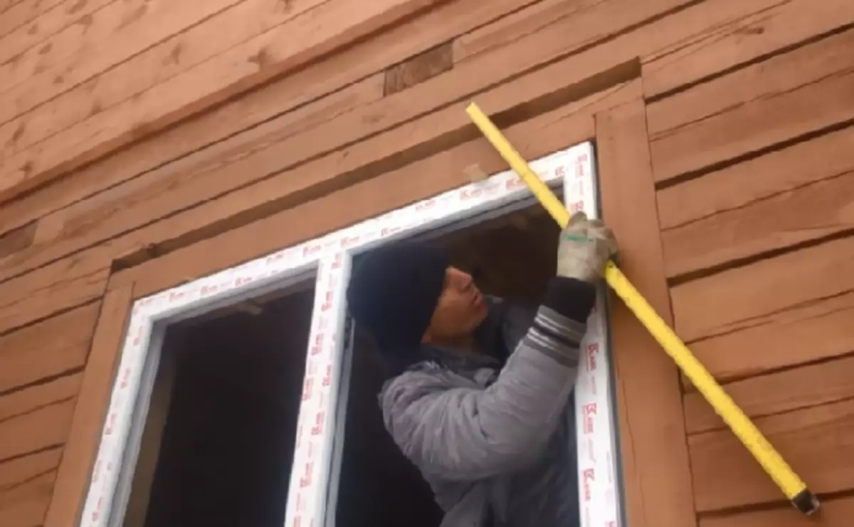 การติดตั้ง Windows PVC ในบ้านไม้ 4444_7