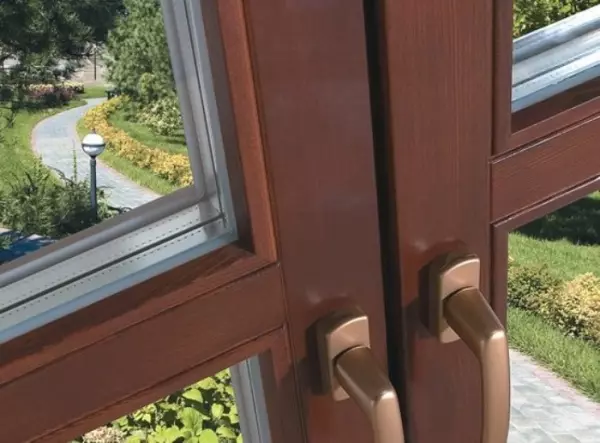 Instalarea unei ferestre din lemn