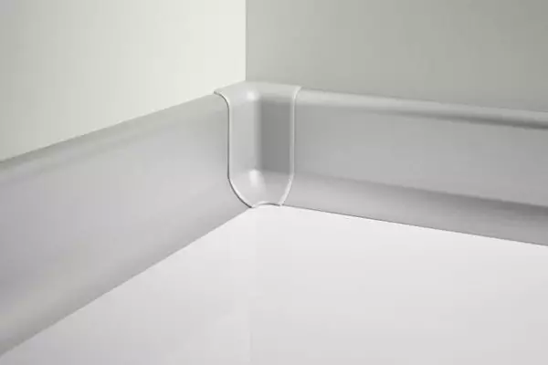 Aluminum plinth माउंट करण्यासाठी घटक