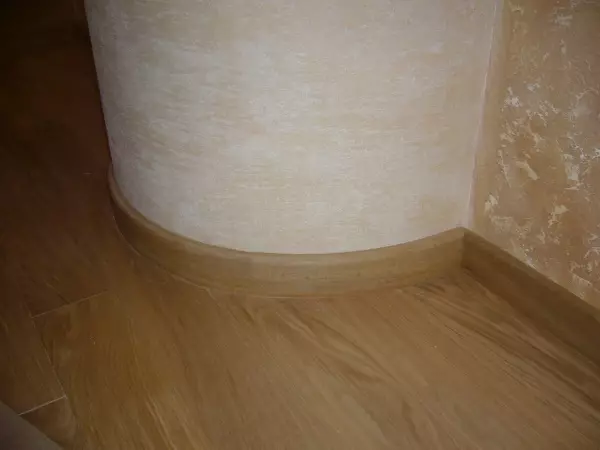 Fleksibel gulvplin med foto: Polyurethan og plastik