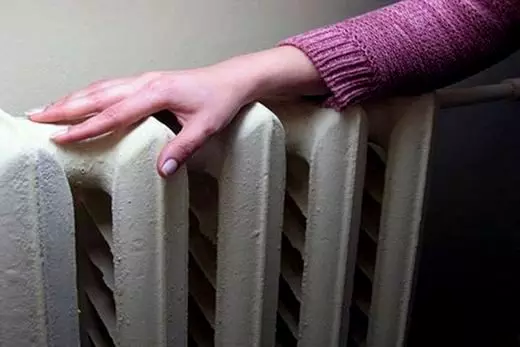 Jangkotan beusi radiator pikeun pemanasan 4741_5