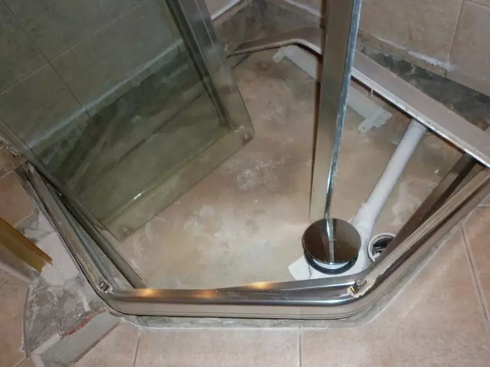 Een doucherhoek installeren met een pallet 4782_12