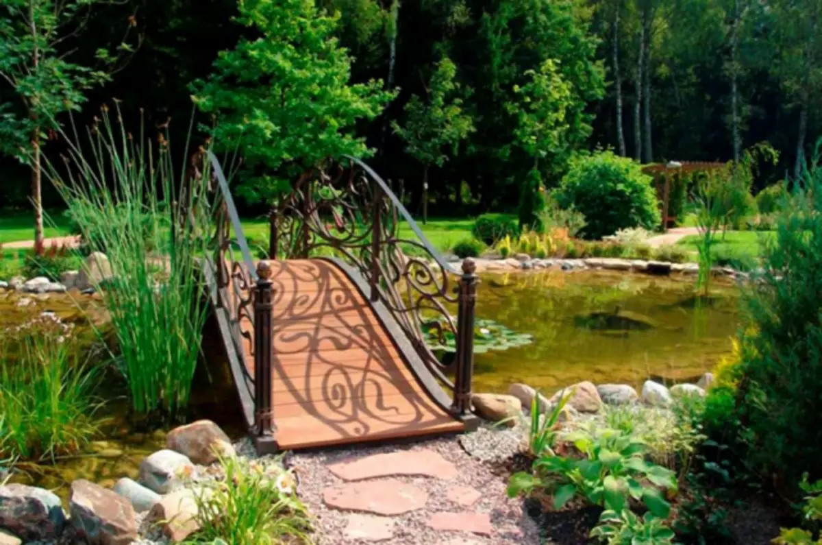 Декоративен мост за градина: како да се направи тоа, слика