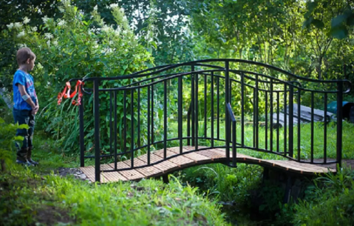 Dekoratívny most pre záhradu: Ako to urobiť sami, foto