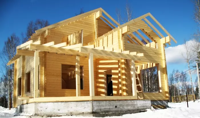 Устройство на къща от залепен дървен материал 4912_1