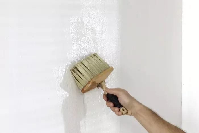 كيفية الغراء ورق الجدران ورقة بشكل صحيح + الفيديو 4932_6