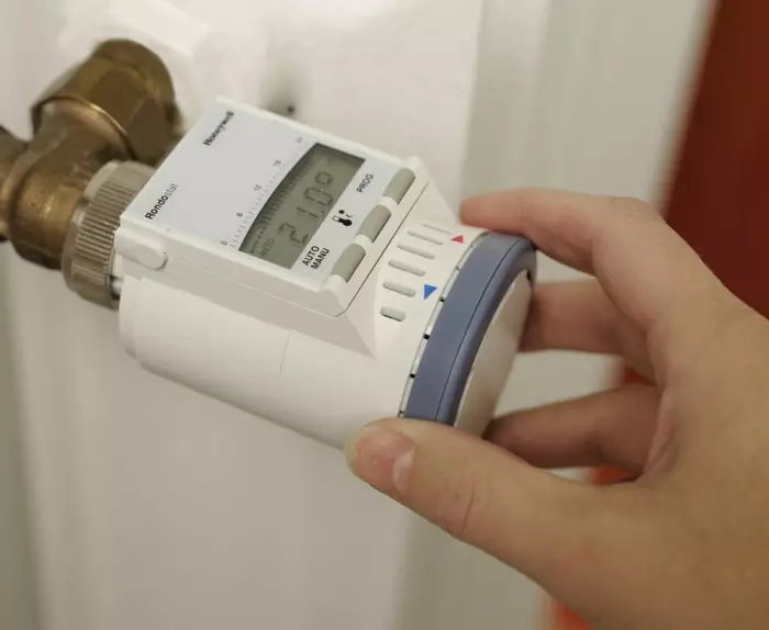 Temperatuur reguleerder vir verwarming radiator 4954_6