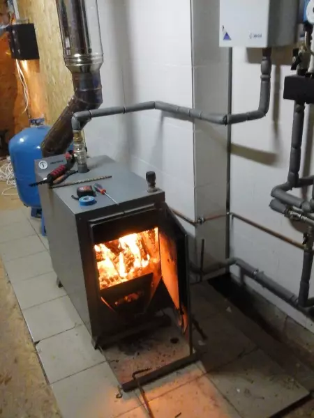 木锅炉为家庭供暖 5015_2