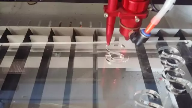 Pagputol ng polycarbonate laser