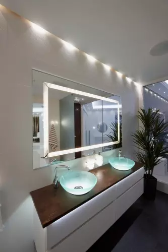 Illuminated Mirror for Bathroom Design + Photo 5436_1