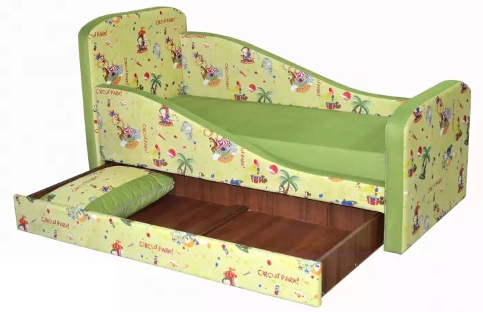 Sofas baby me anashkalime nga 3 vjet 5656_18