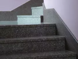 Vender mot en trapp med porselen stoneware
