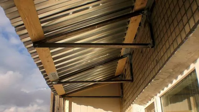 گرم شدن سقف بالکن در طبقه بالا: نحوه ساخت بالکن گرم با دستان خود