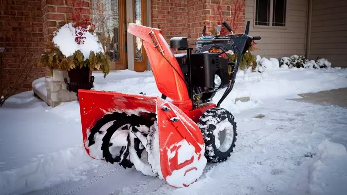 Self-propelled snow blower 6258_2