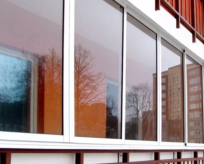 Šiltų stiklinių balkonų ir lodžijų 6603_10