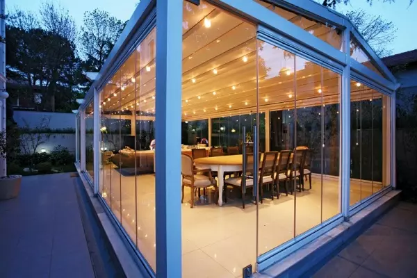 Jendela kanggo veranda lan terraces: alus, geser, plastik, fleksibel, aluminium + foto 711_12