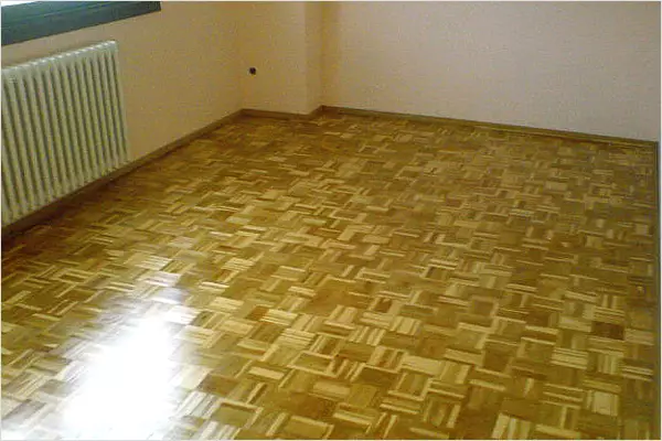 Yerdəki linoleum