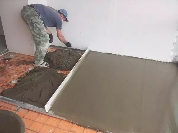 Ocieplenie betonowej podłogi: w prywatnym domu, mieszkanie w kraju