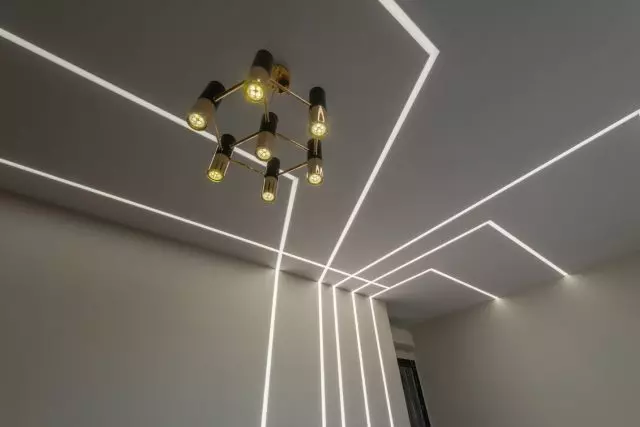 Stretch Ceiling LED-nauha: Asennus omalla kädet, valokuva ja video