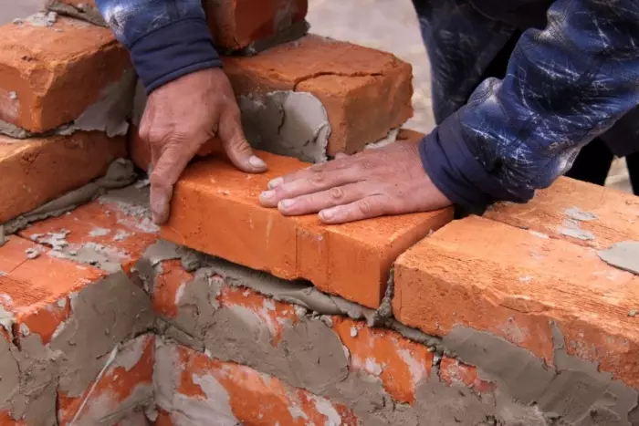 How to knead a solution for masonry brick 8746_1