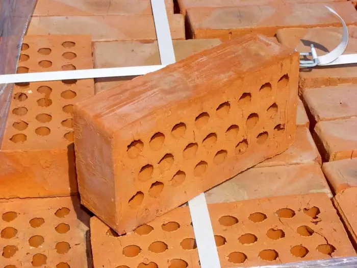 Paano masahin ang solusyon para sa masonry brick 8746_4