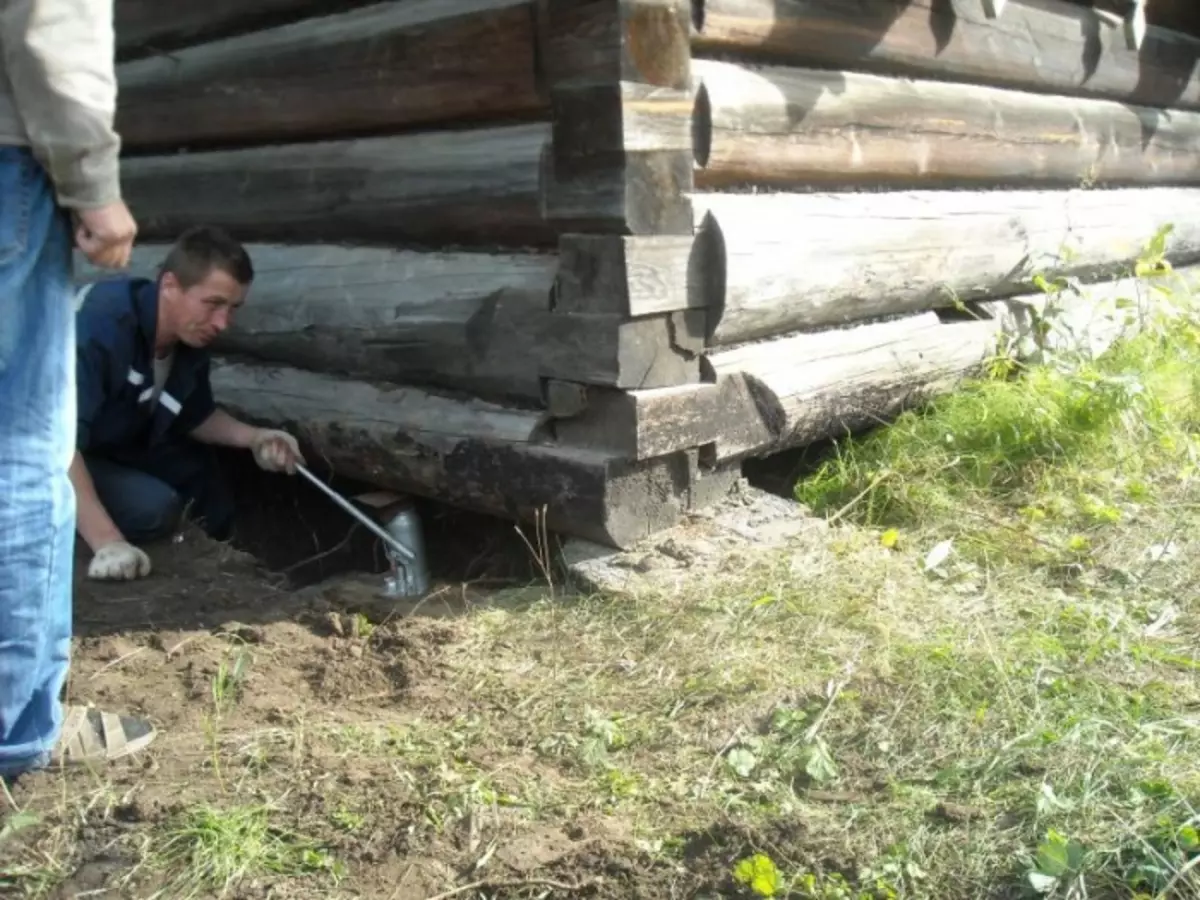 Anheben des Hauses mit dem Ersatz des Fundaments 8797_1